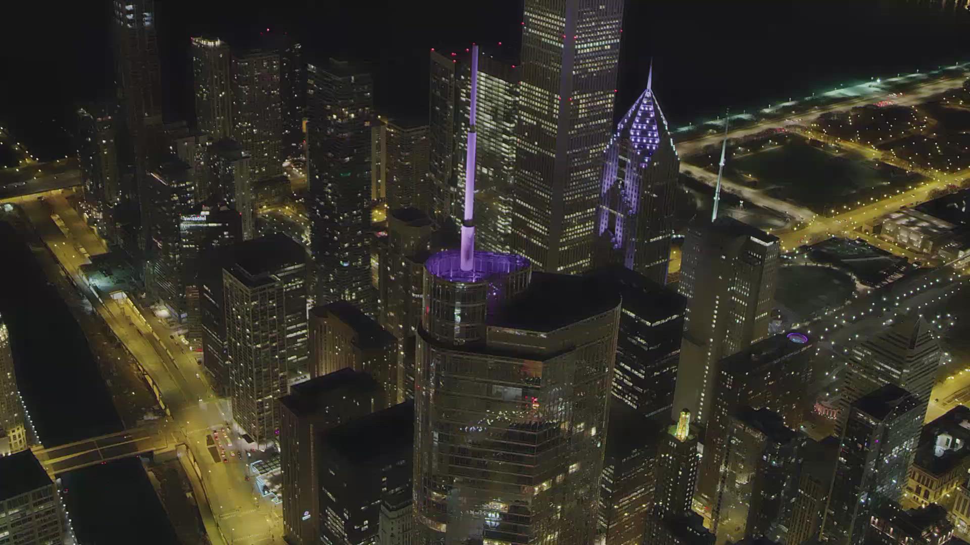Trump Tower at Night in Chicago – FILMPAC