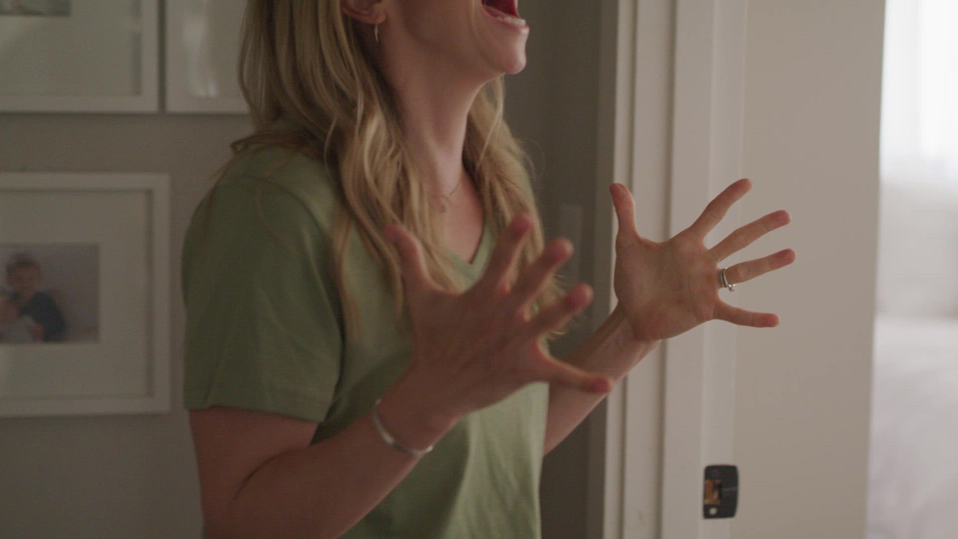 Angry Woman Slamming Door – FILMPAC